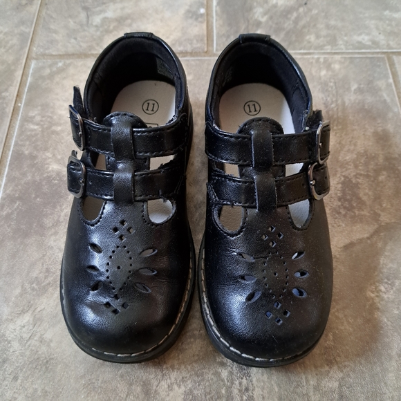 smartfit | Shoes | Smart Fit Black T Strap Ambre | Poshmark